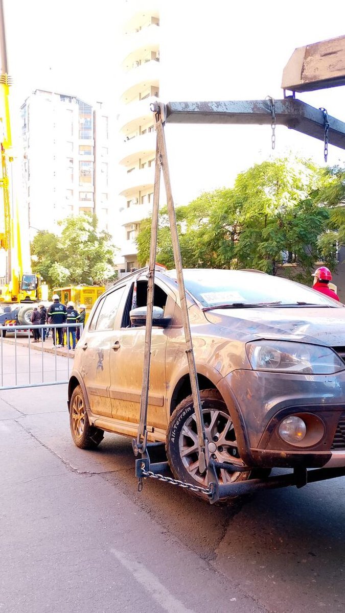 Córdoba: cómo fue el primer día de la demolición controlada en el ...